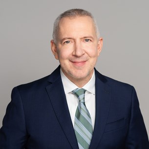 Randomized trial of a smartphone mobile app for adherence to oral ...